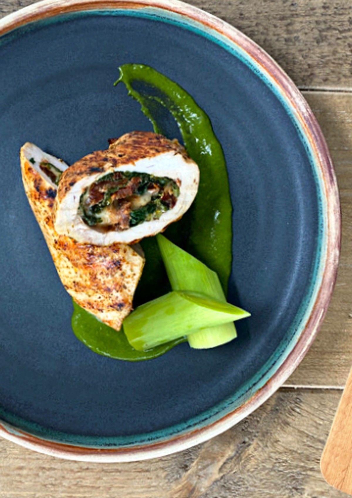 Fylte kyllingbryst med mozzarella og soltørkede tomater | Sulten